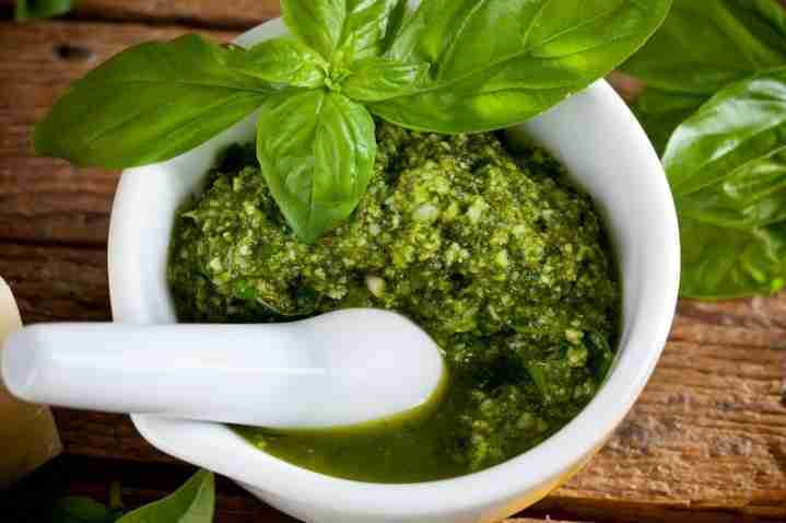 La ricetta del pesto di basilico | Coltivazione Biologica